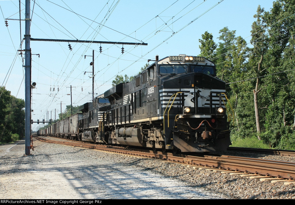 NS 8089 and train 633